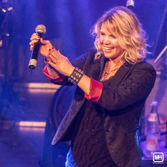 Nadine Weyer - Professional Singer | Partyband Popsofa